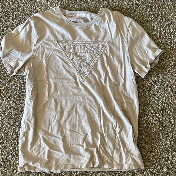 Guess | Shirts | Mens Guess Fitted Tee | Poshmark